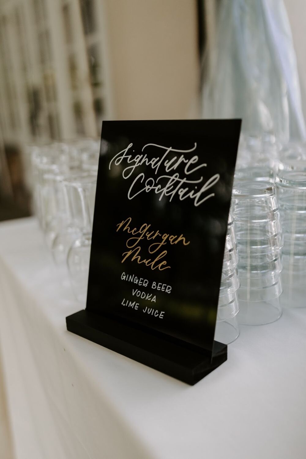Your Guide to Wedding Signage - Write Pretty for Me
