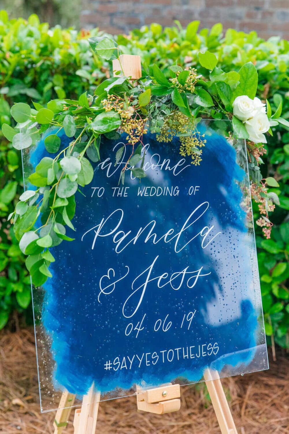 Your Guide to Wedding Signage - Write Pretty for Me